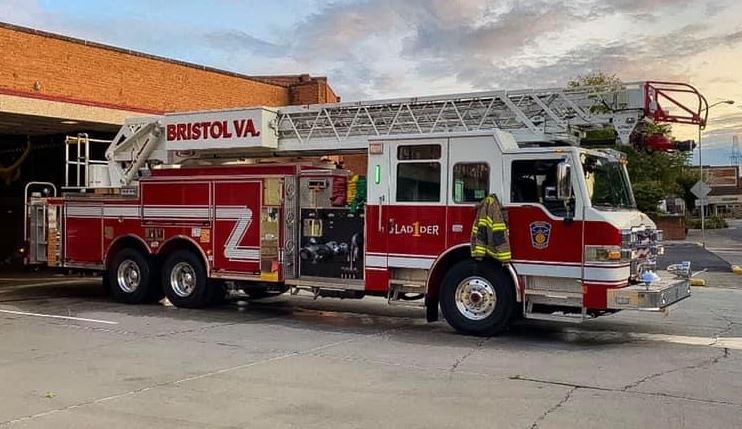 BVFD extinguishes Monday morning fire at Golden Corral - SuperTalk 92.9